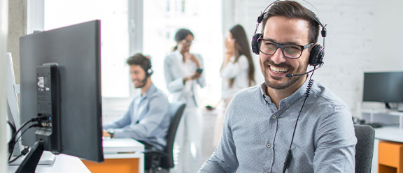 Contatta Manutan Italia | Assistenza Clienti e Preventivi